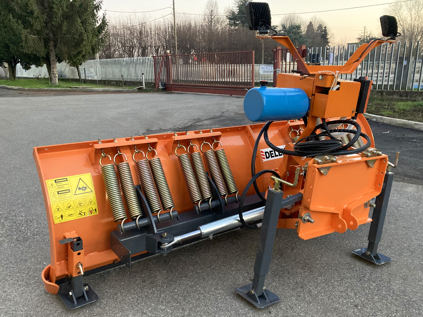 Snow plow for cargo vans, LN-250-J